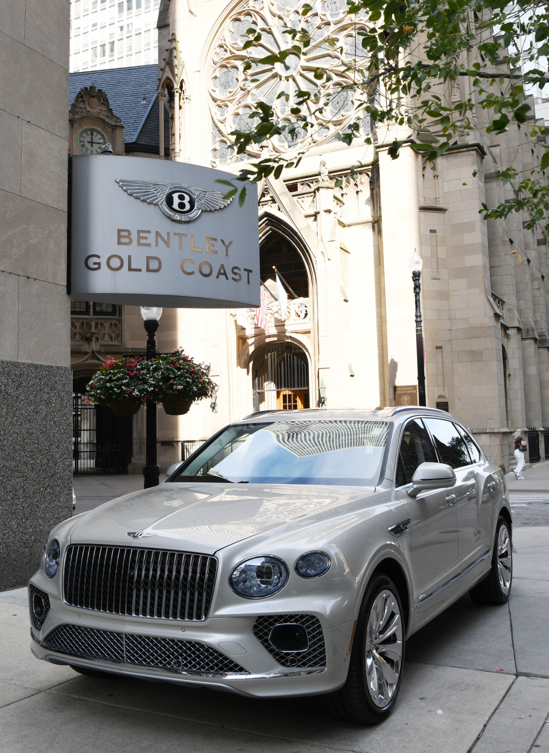 New 2023 Bentley Bentayga Azure EWB V8 For Sale (Sold) | Bentley Gold ...