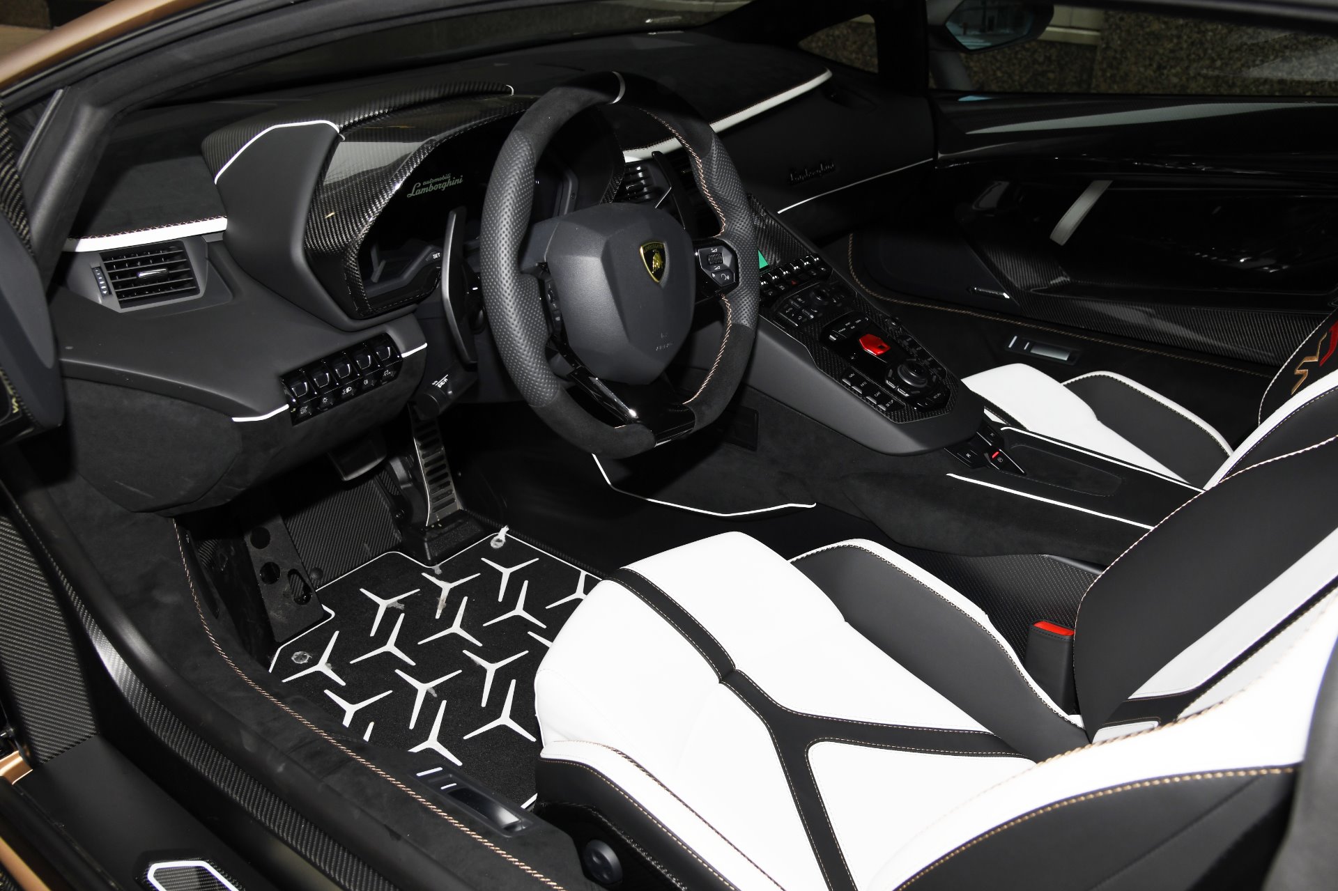 Lamborghini Aventador White Interior
