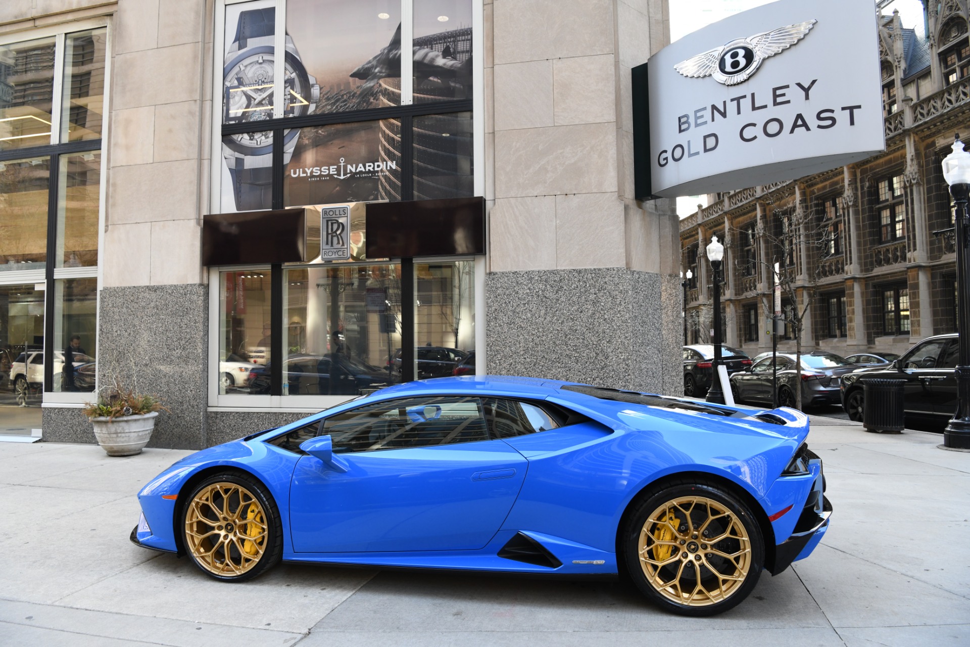 Gold Lamborghini Huracan